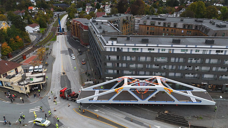 Largest fibreglass and carbon fibre truss bridge in Europe | Haskoning